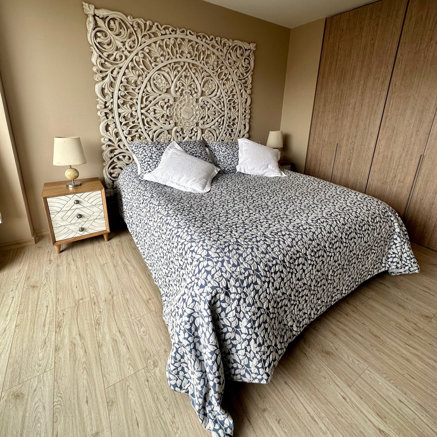 Homely Muebles y Decoración